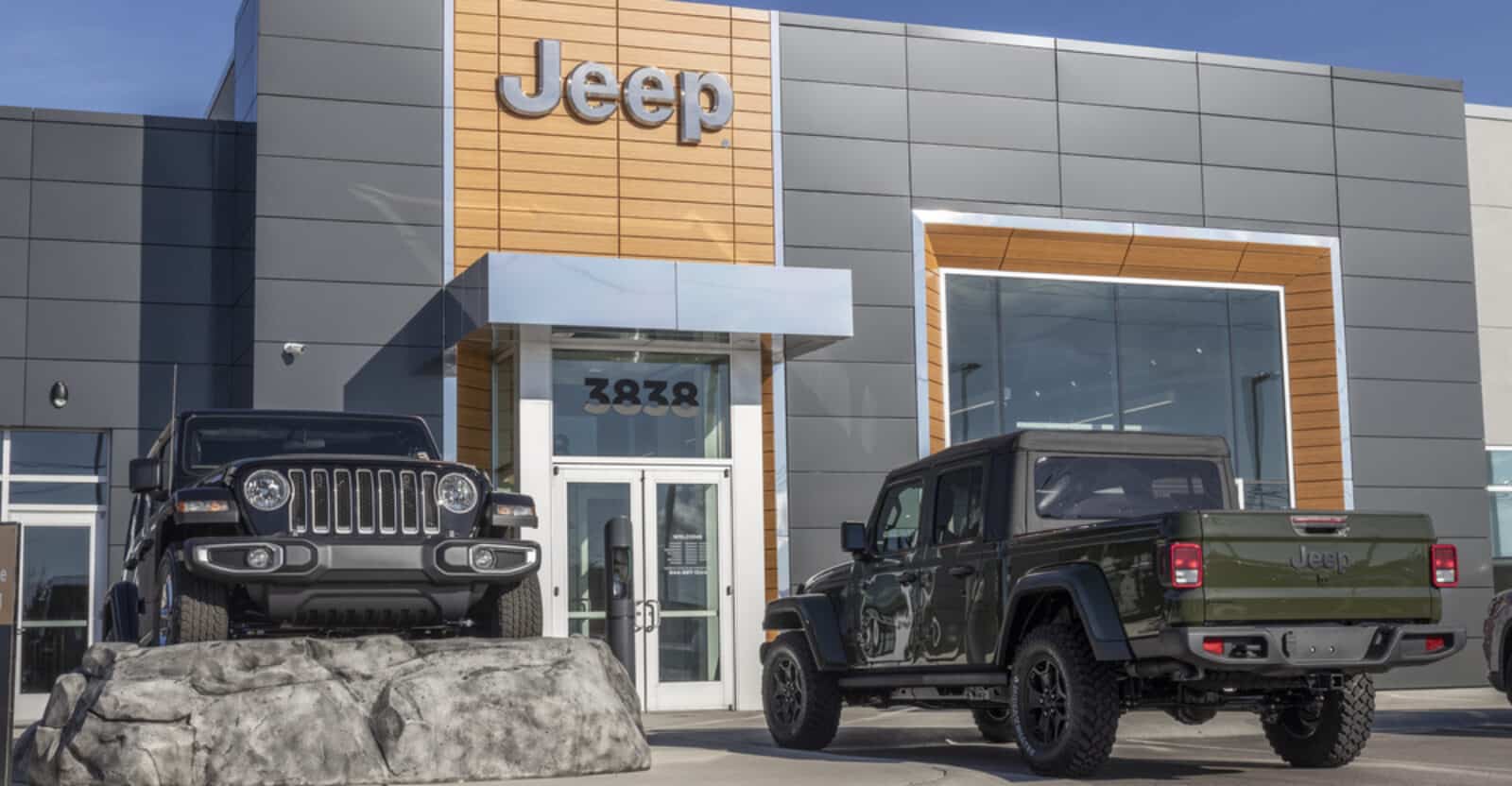 Jeep "Death Wobble" Class Action Lawsuit and Settlement